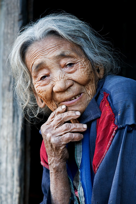 Old woman in a Hill Miri village between Ziro and Daporijo